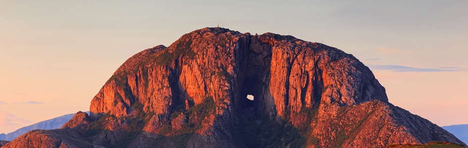 Torghatten - bjerget med hullet | FDM Travel